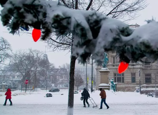 Wisconsin Urugamba rufite imihanda ya ice hamwe na foromaje. Facepla...Ibidukikije Ibidukikije Amakuru