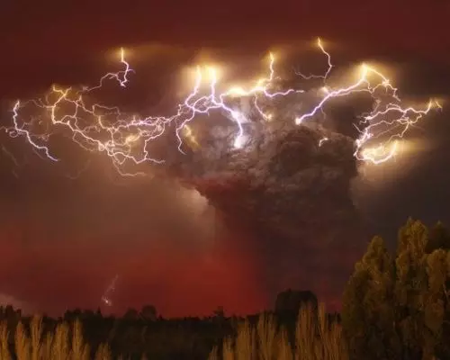 8 prachtige plakken fan 'e wrâld ûnder foarbehâld fan natuerrampen