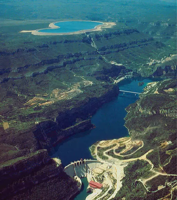 Historia A segunda etapa da central Cortes-la-Mouel comezou en 2006.