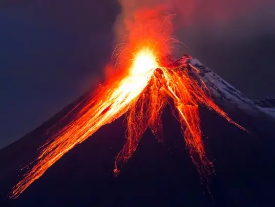 Vloeibare koolstofdioxide brandstof met een vulkaan