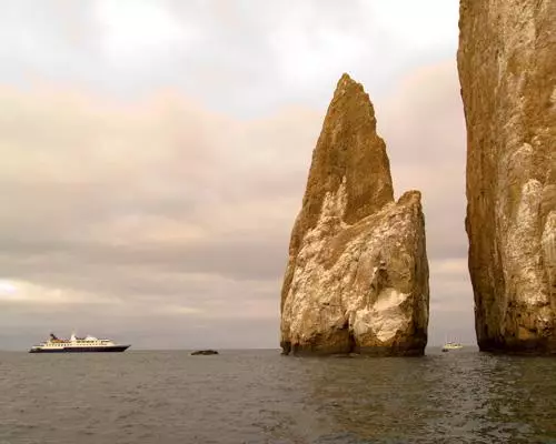 7 Cruise neamhghnách ina gcaithfidh tú cuairt a thabhairt ar a laghad uair amháin sa saol