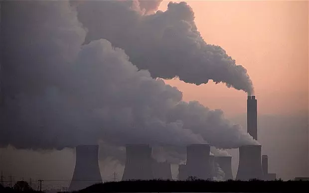Pembangkit listrik batubara memiliki efek samping yang tidak menyenangkan, seperti polusi udara