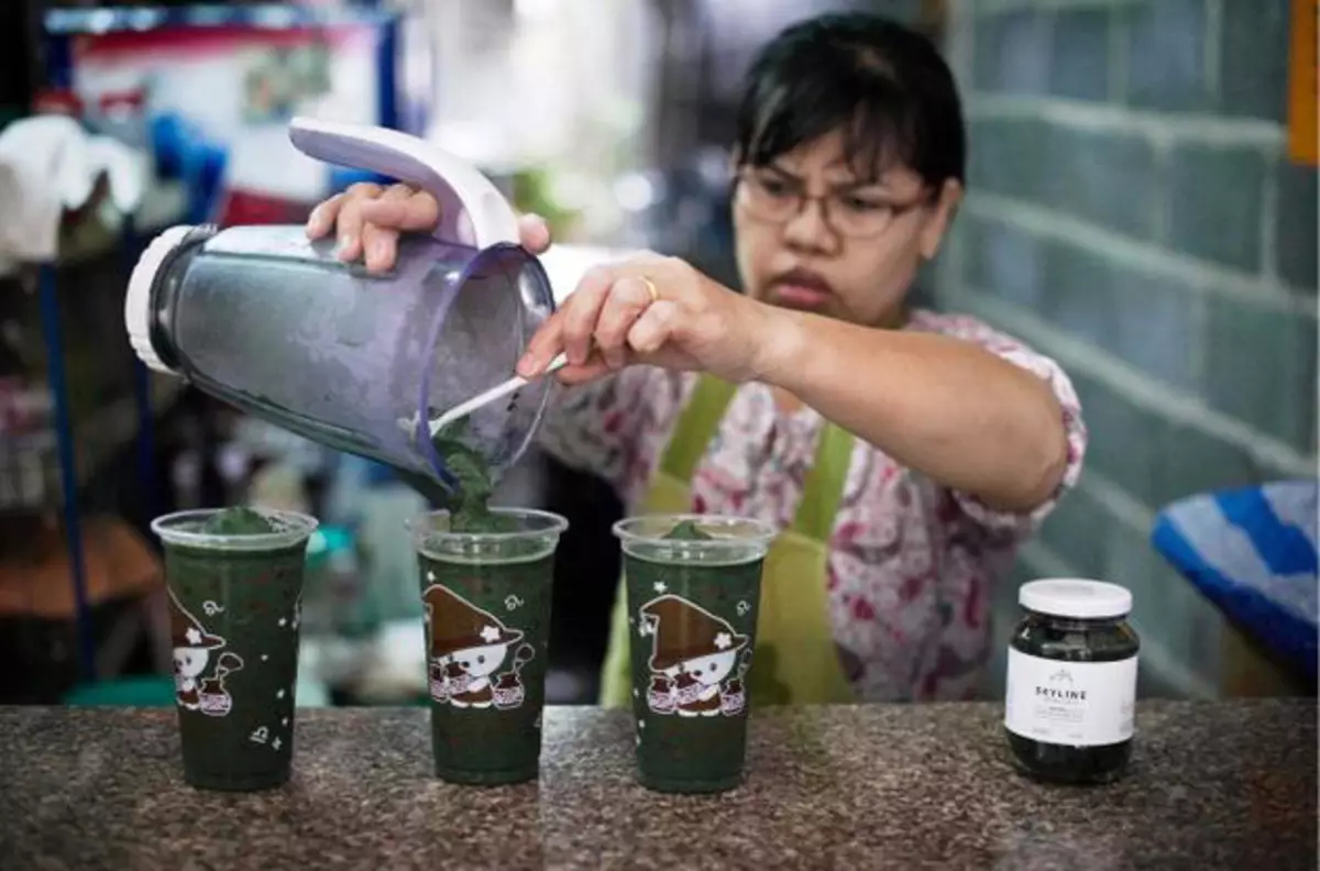 Pārtikas aļģes Bangkok jumtos