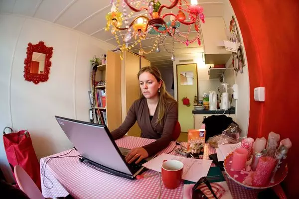 Карго контејнери за секојдневниот живот во Амстердам