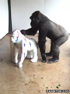 Пейтон Зоопарктан горилла-сүрөт