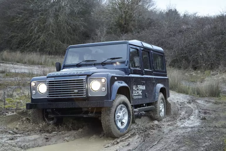 Land Rover Defender 110 - Vehículo de electricidad todo terreno