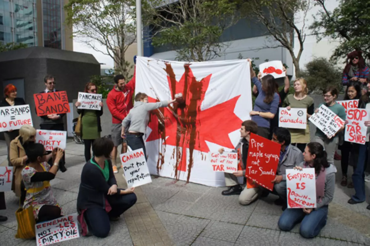 Yini abantu baseCanada abangacabanga nge-Keystone XL Amafutha Amafutha