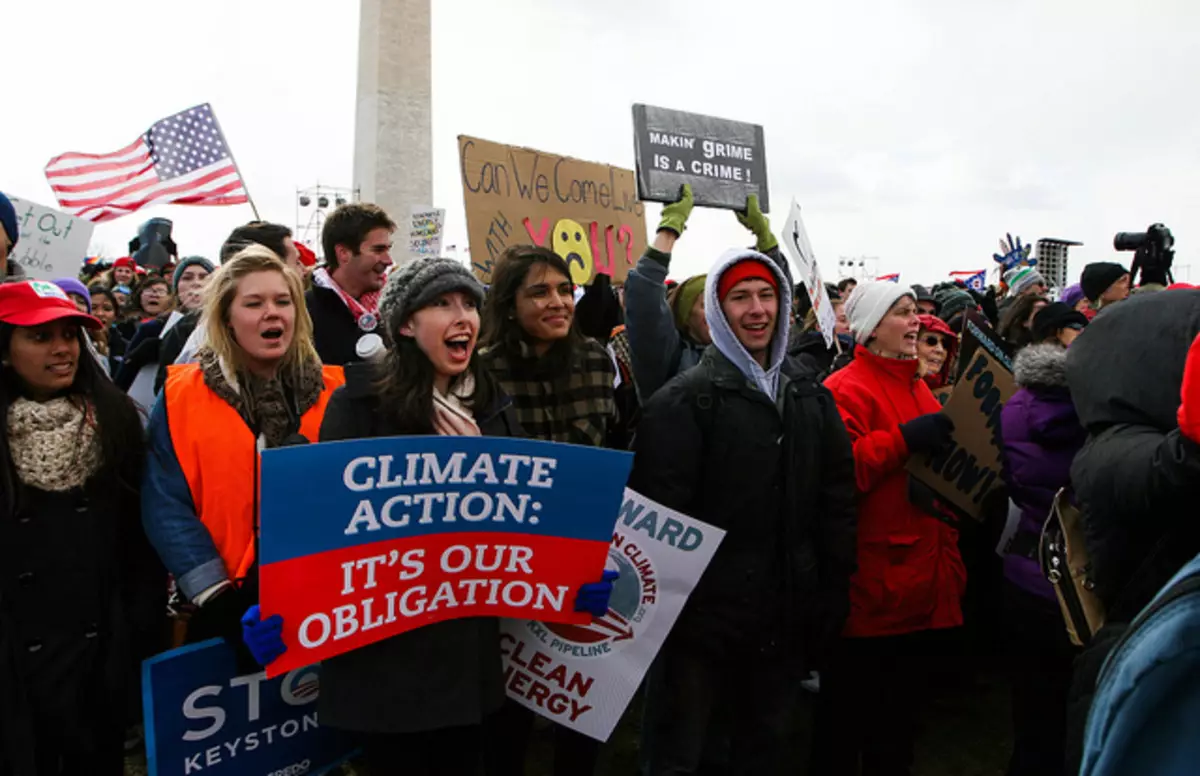Meer dan 40 duizend mensen op een rally in klimaatbescherming tegen de constructie van een oliepijpleiding