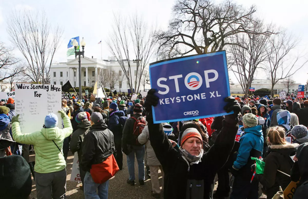 Více než 40 tisíc lidí na rally v ochraně klimatu proti konstrukci ropovodu