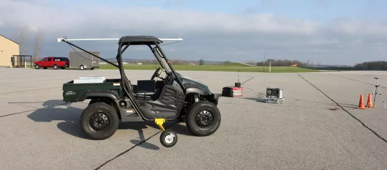 Fwia - carro elétrico com movimentação independente de quatro rodas