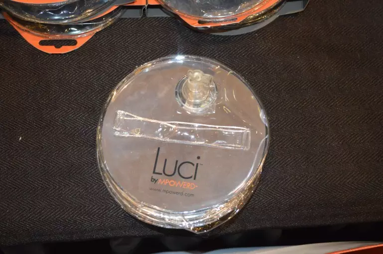 Llum solar inflable