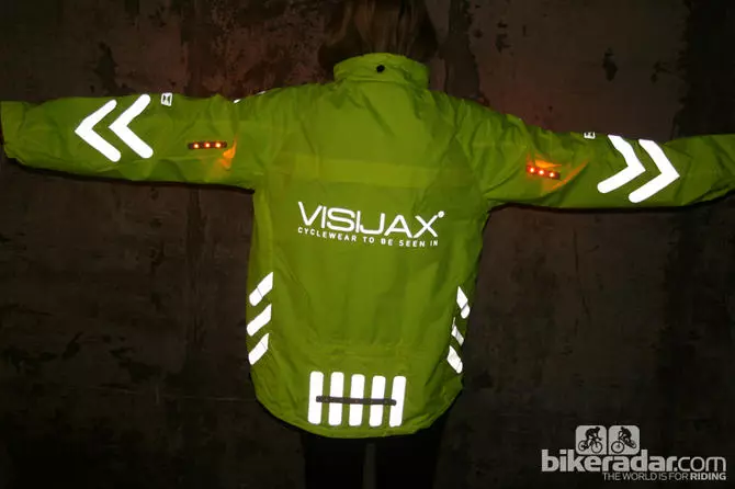 Visijax Bike Jacket прави велосипедист, забележим