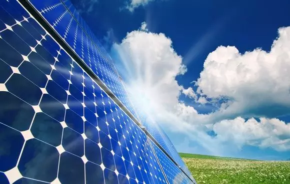 Panel solar murah memberi gigitan