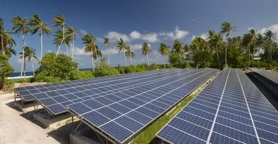 Ramiojo vandenyno salos visiškai atsisakė dyzelino saulės energijos