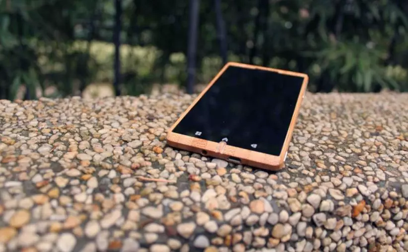 ADZERO - Bamboo Smartphone