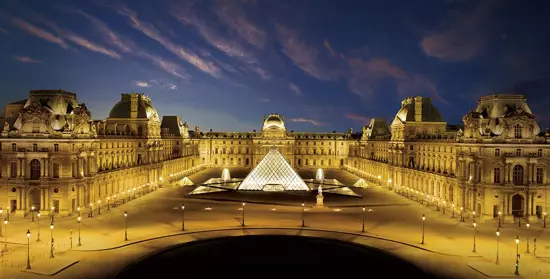 Napoleons Hof in Louvre