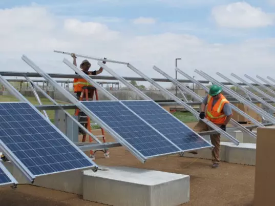 Gli americani sono pronti a pagare per l'energia pulita dalla tasca personale