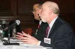 Howard Feldman (djathtas)