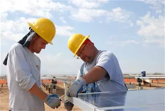 Instalación de paneles solares basados ​​en Edwards