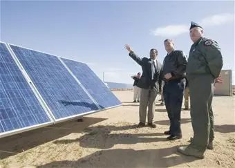 यूएस वायुसेना एडवर्डसवर आधारित सौर शेती उघडणे