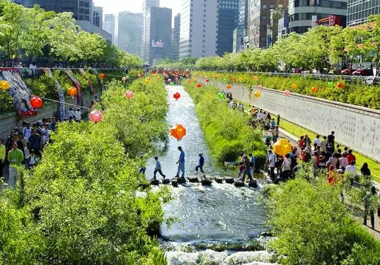 Cheongyecheon_river_project.