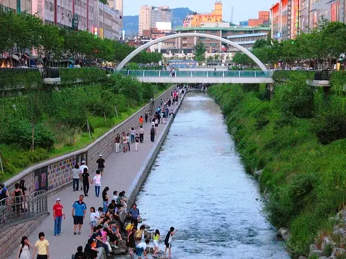 Cheongyecheon_river_project.