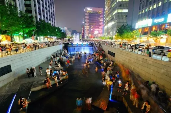 Cheongyecheon_river_project.