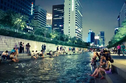 Cheongyecheon_river_project.