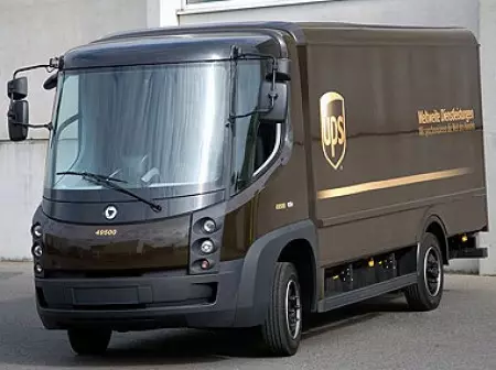 Usa sa 100 ka mga electric trucks nga magamit sa UPS sukad 2012