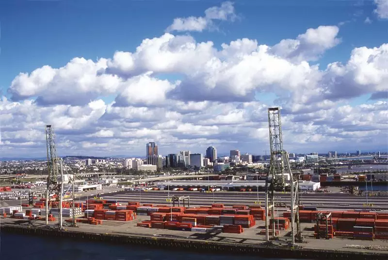Việc chuyển giao tàu trên nhiên liệu cận thị cải thiện chất lượng không khí trong các cảng