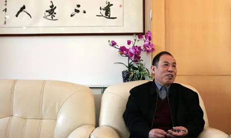 Ekonom senior lan kepala pemerintah China