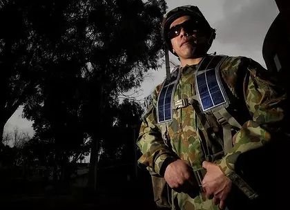 Ang mga flexible solar panel sa dili madugay gamiton sa mga sundalong Australia