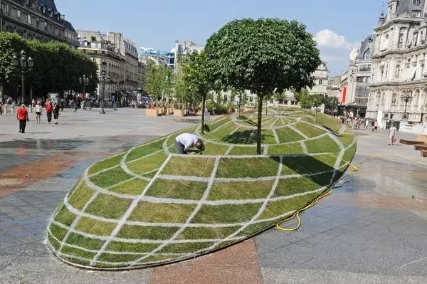 Green globe - optical illusion in the very center of Paris