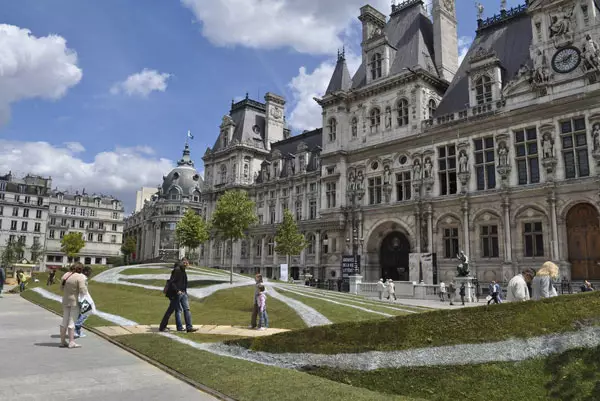 Efemer Garden - Žalioji paroda Paryžiuje. Žaliojo rutulio optinės iliuzijos fragmentas