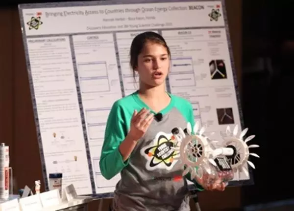 15 år gammel schoolgirl vant $ 25.000 for sin rengjøringsenhet