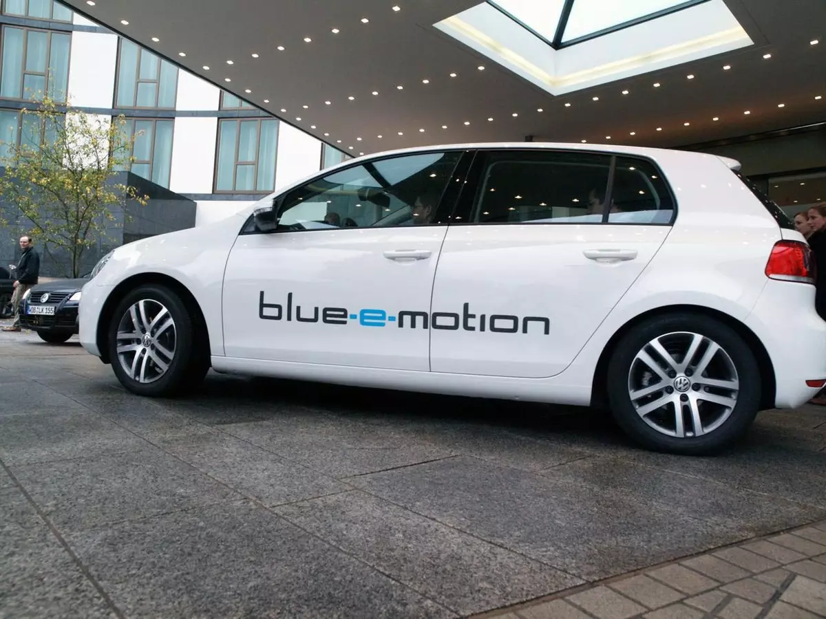 Golf Blue E-Motion - Pierwszy napęd testowy Elektryczny VW