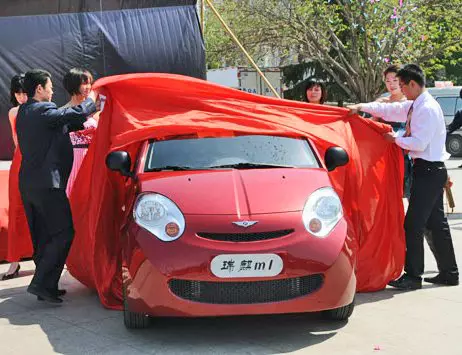 RUILIN M1: pirmasis Kinijos elektrinis automobilis iš "Chery Auto" nuėjo į seriją