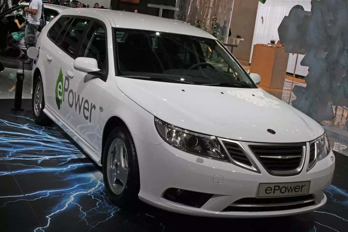 Saab 9-3 EPOWER - motor elektrik suedez në motorin motorik në Paris