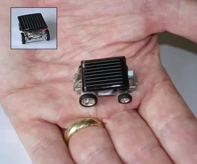 Mini Solar Racer - De klengsten Elektresch Auto op Solarbecher