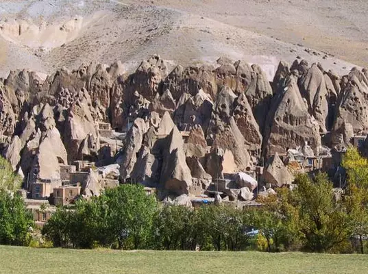 Huse i hulerne på 700 år, Iran