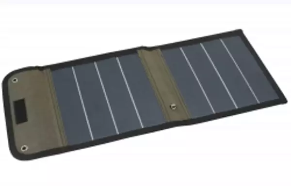 Nova enerxía - batería solar compacta en posición de funcionamento