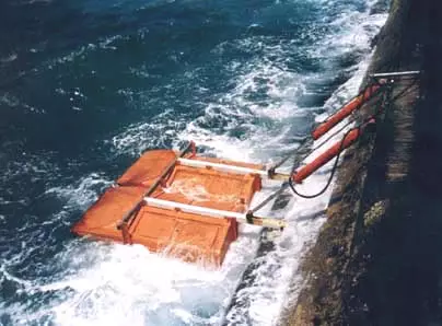 Wave Electric Generating Installasjon lansert i den israelske havnen i Jaffa