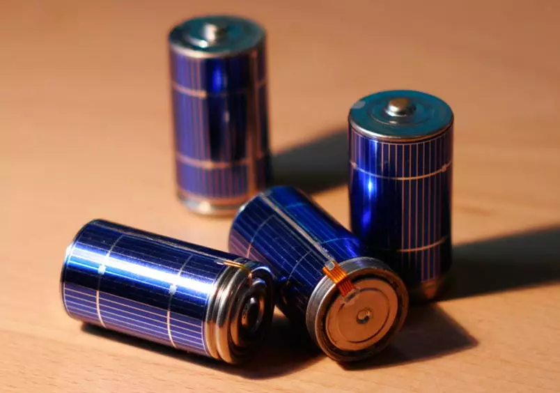 Solar Batterien - de Problem vun der autonomescher Mobile Power léisen