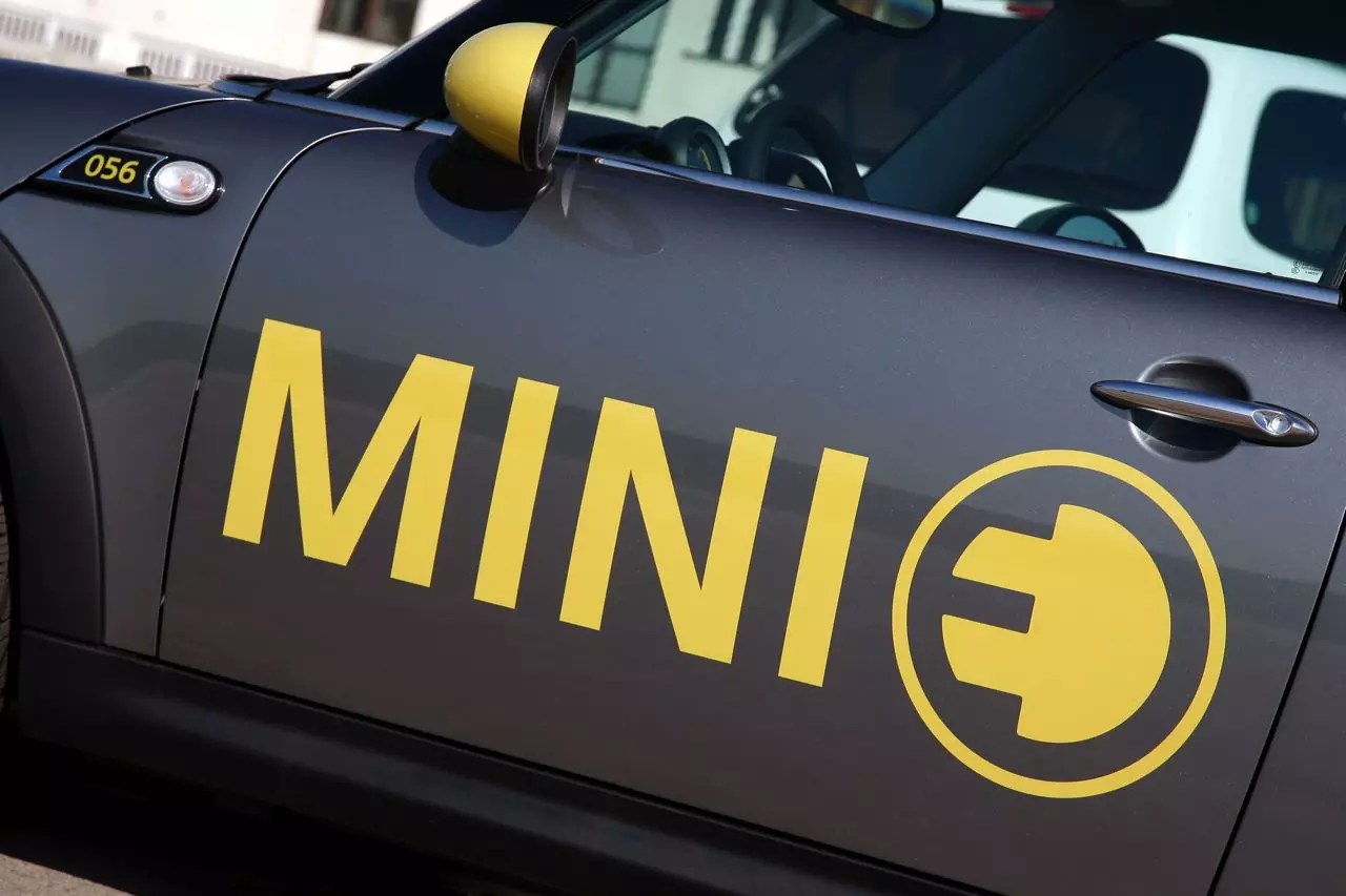 MINI-E elektrinė transporto priemonė iš BMW