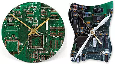 Часовници на табла от печатни платки