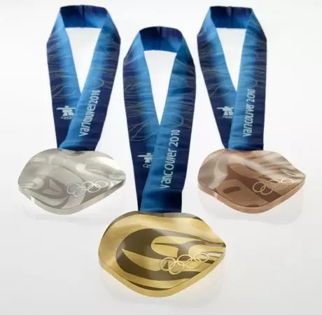 Huy chương Olympic của Thế vận hội mùa đông ở Vancouver 2010 được làm một phần bằng chất thải điện tử