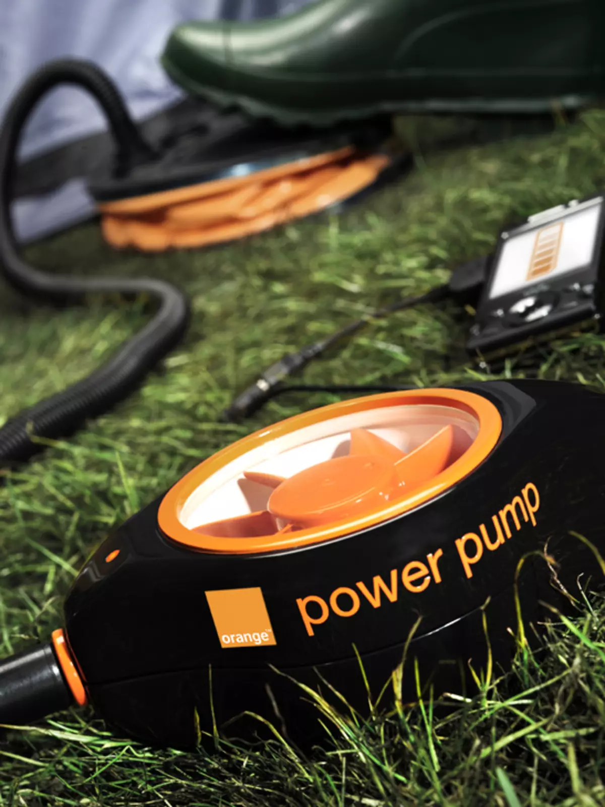 Power Pump - мускульну силу - в надлишковий тиск, тиск - в вітер, вітер в кінетичну енергію, кінетичну енергію в електрику, щоб вона могла 5 хвилин попговоріть по телефону ...