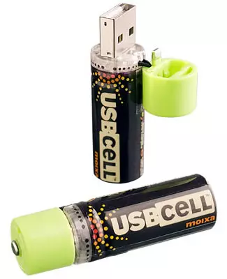 USBCell - Battery herlaaibaar van USB-poort van 'n gereelde rekenaar. Minus laaier