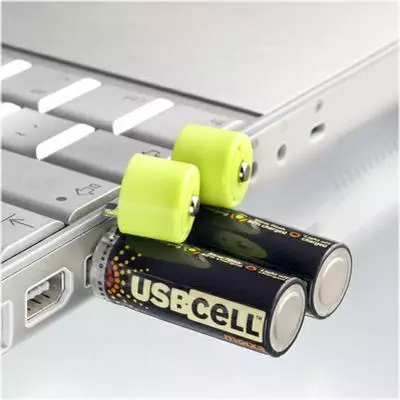 USBCell สามารถใช้งานได้แม้บนถนนการชาร์จใหม่จากแล็ปท็อปทั่วไป