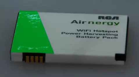 AirNergy accumulates energy in a small battery in order to later pass it with a mobile device.